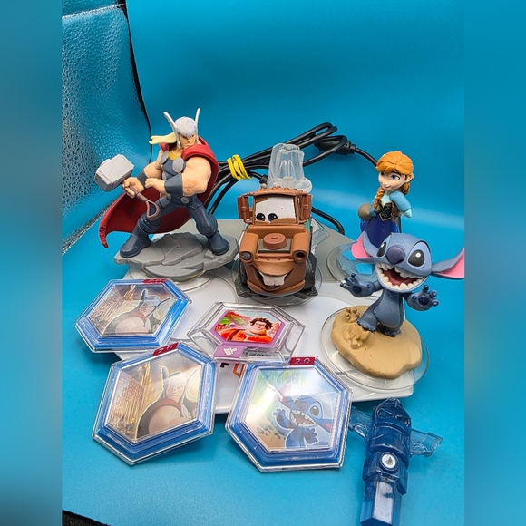 Disney | Toys | Disney Infinity Toy Set With Thor Mater Anna And Stitch ...